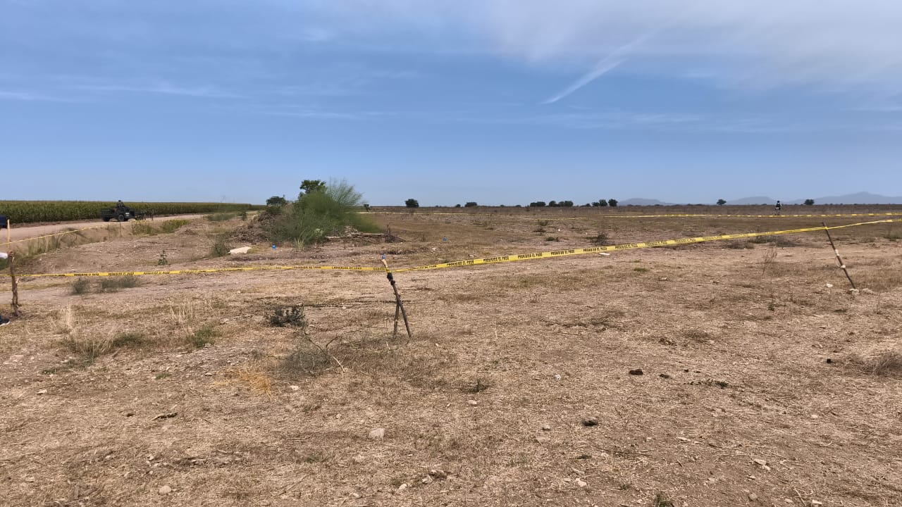 Localizan dos cuerpos en fosa clandestina de Costa Rica, en Culiacán
