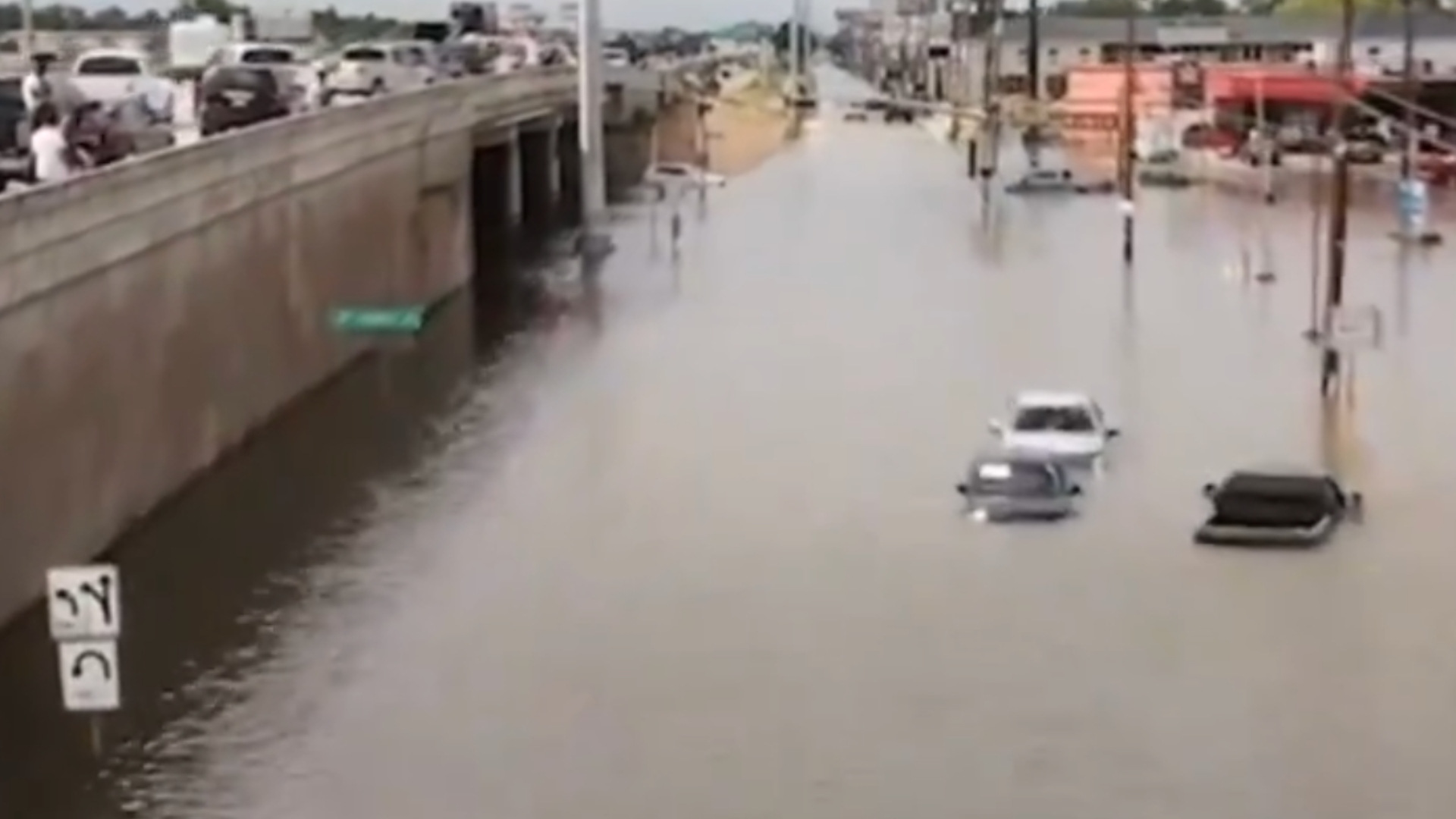 Por el huracán Beryl en Texas, hay al menos cuatro muertos y tres ...