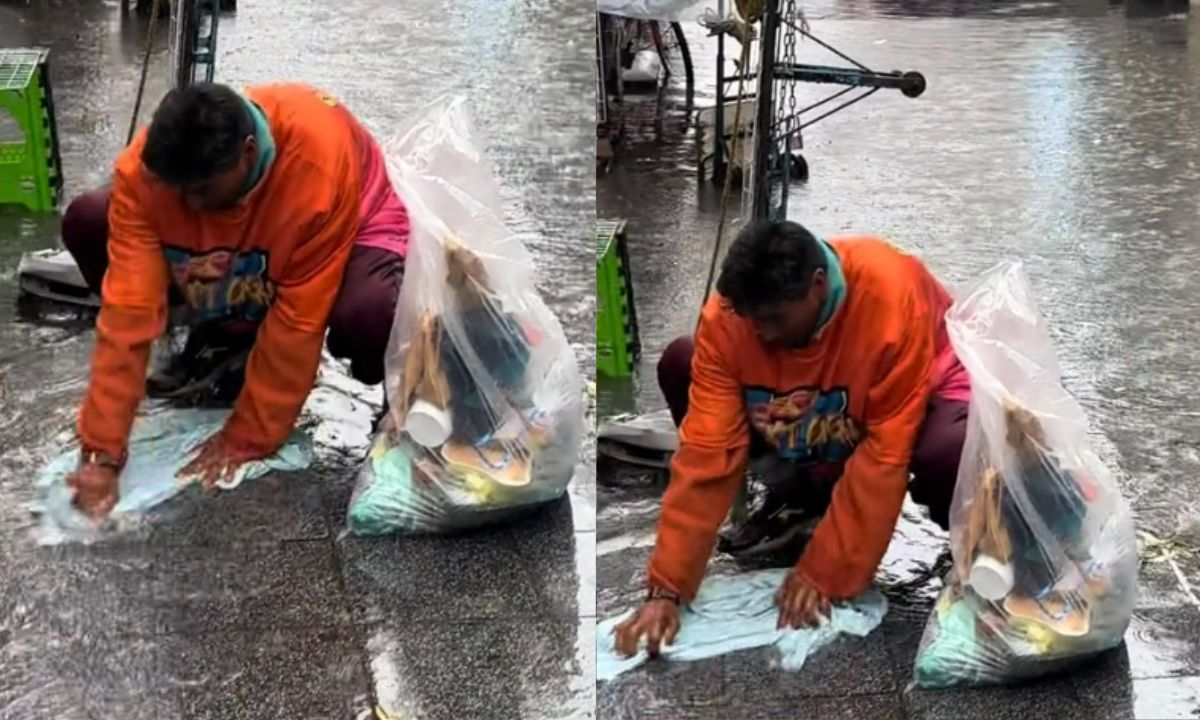 Hombre se hace viral por lavar su ropa con agua de lluvia en calles de CDMX