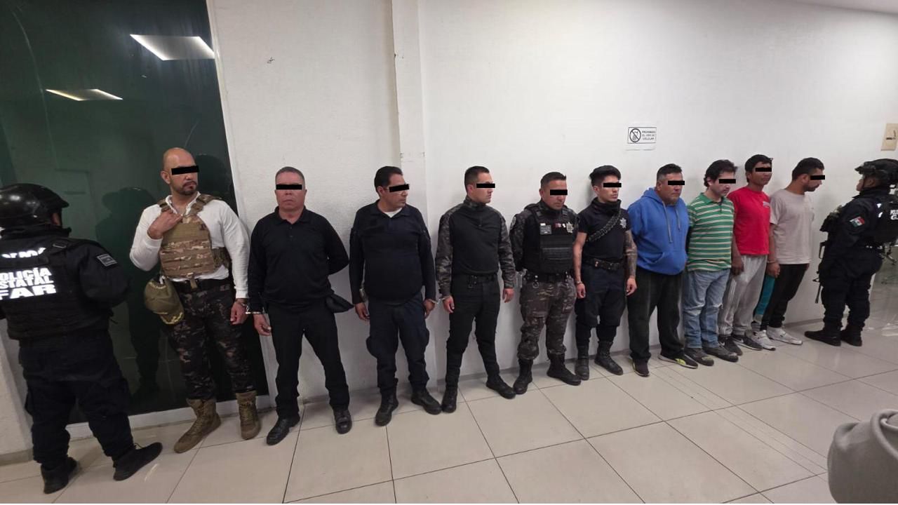 Detienen a 10 por robo a transporte en Jilotzingo; seis policías ...