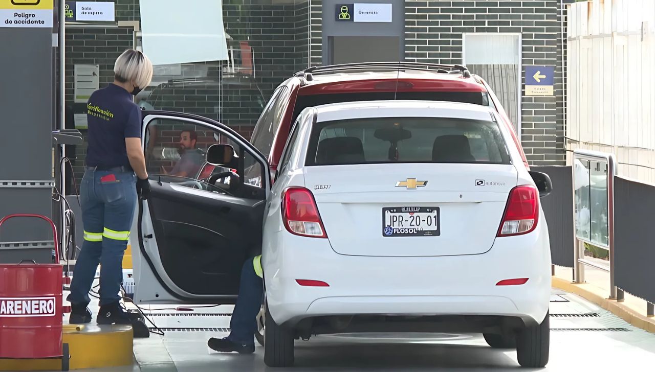 Autos que deben hacer la verificación vehicular en Marzo de 2025