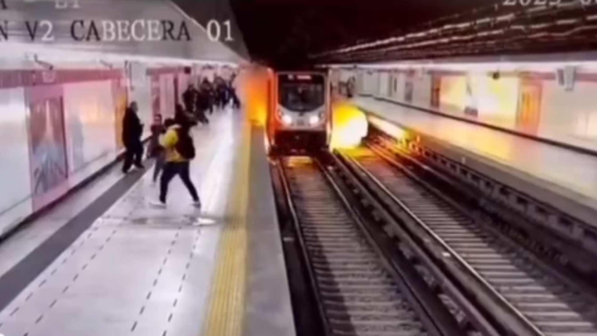 ¿Cómo fue la explosión provocada por una sombrilla en el metro de la ...