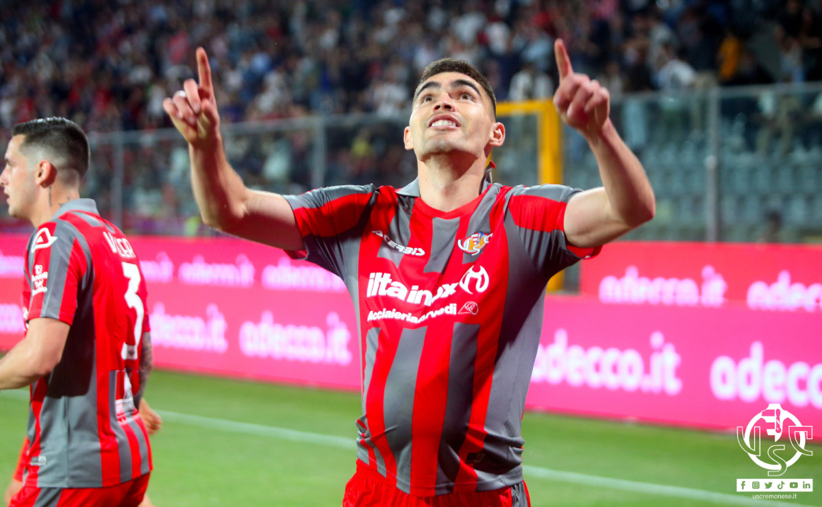 Johan Vásquez anota para la victoria del Cremonese (VIDEO)