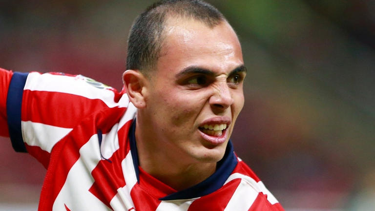 ¿Isaías Violante llega a Chivas? El intercambio que involucra a Hugo ...