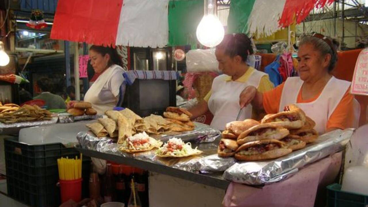 ¿Cuáles son los riesgos de comer comida en la calle?