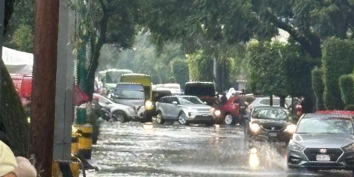 Inundaciones en Tlalpan, al sur de la CDMx, tras fuertes lluvias