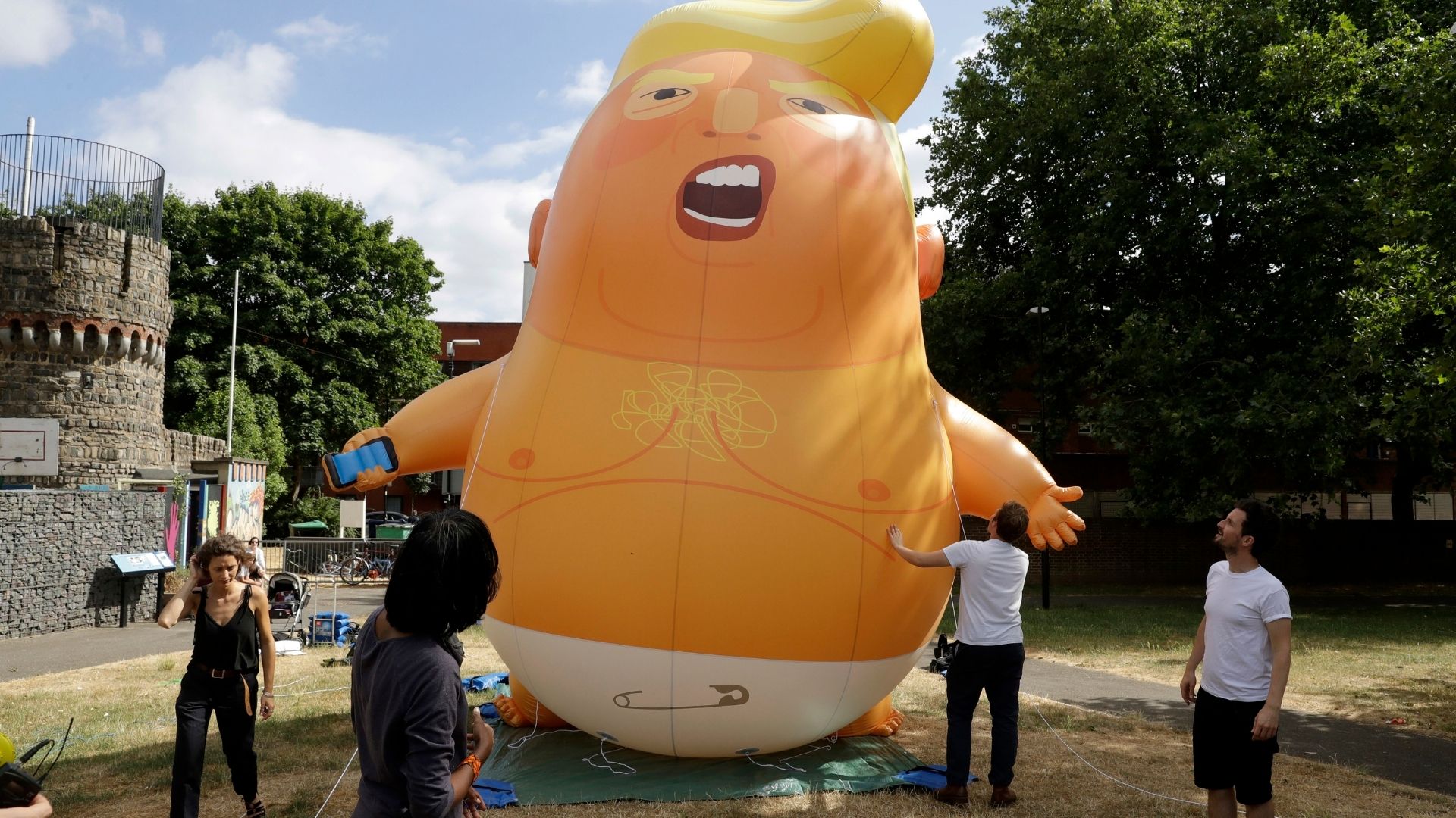 Museo de Londres adquiere "Bebé Trump" para su colección