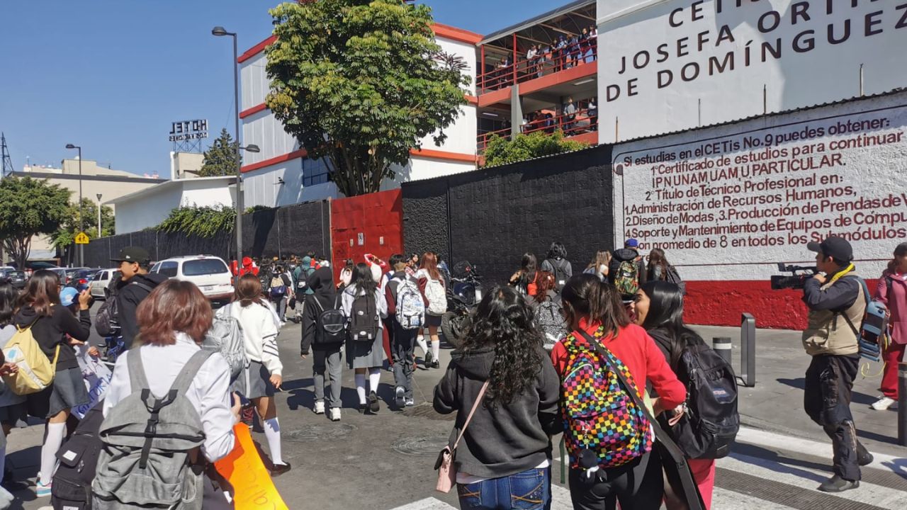 Cierran CETIS 9 por una plaga de chinches y bloquean el Eje Central de ...