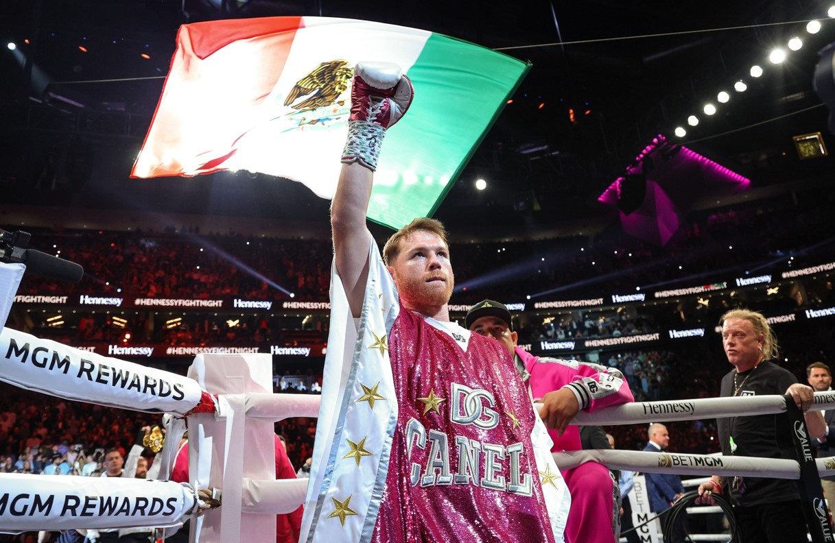 Oficial: Canelo peleará vs John Ryder en el Estadio Akron