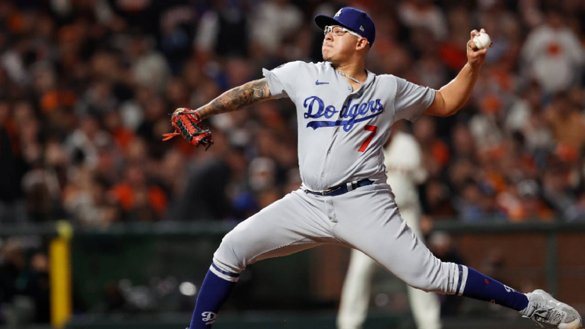 El mexicano Julio Urías abrirá el cuarto juego entre Dodgers vs Bravos
