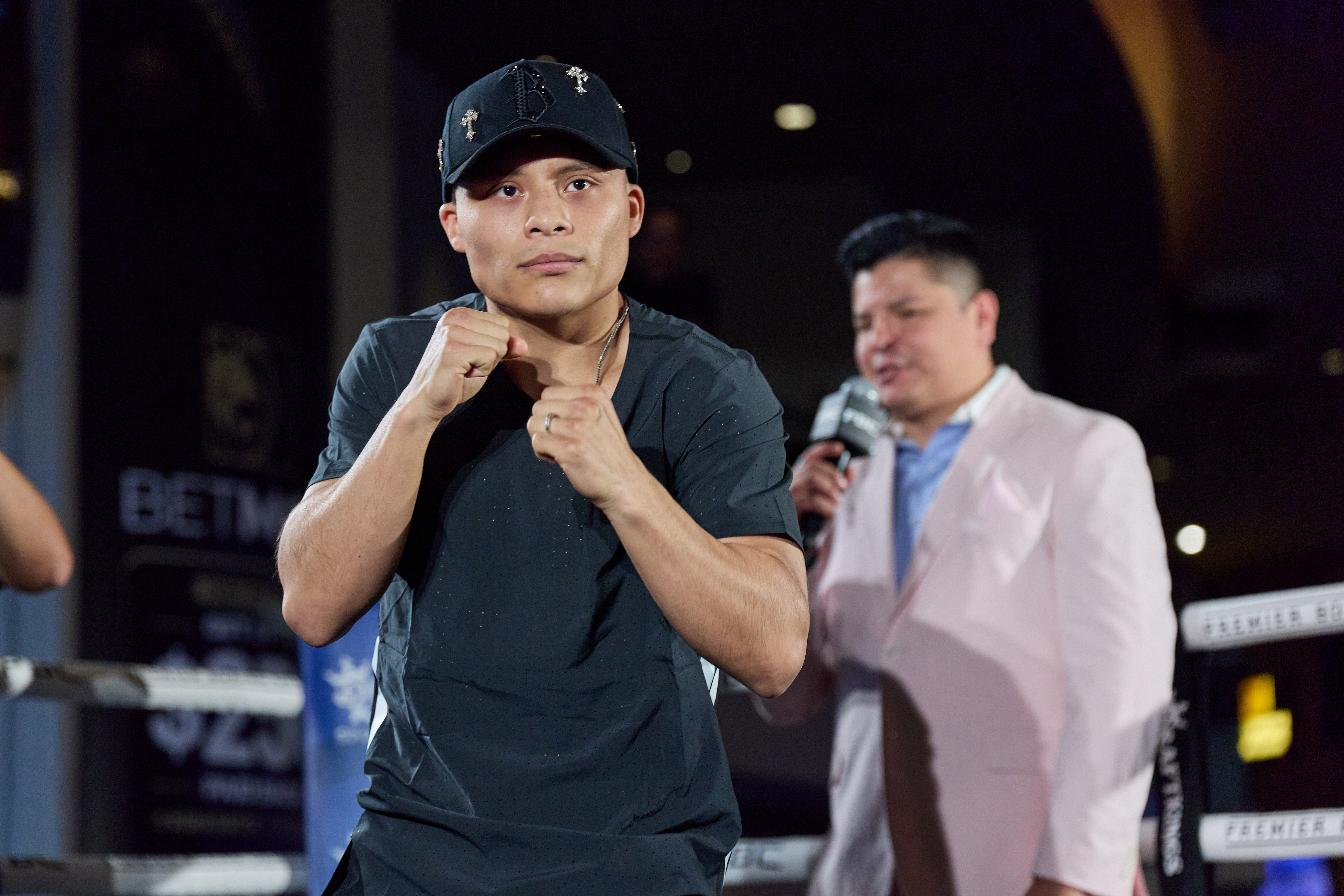 La pelea Isaac Pitbull Cruz vs Ángel Tashiro Fierro cancelada por problemas de salud