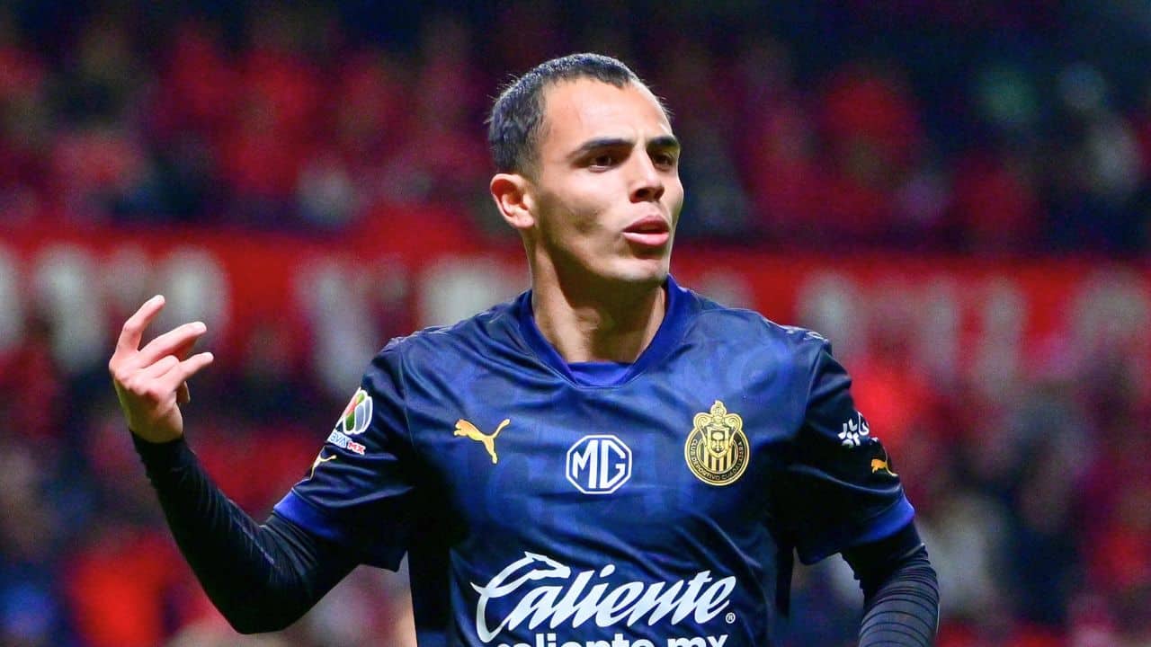Chivas: ¿Seguirá Hugo Camberos con el Rebaño para el Apertura 2025?