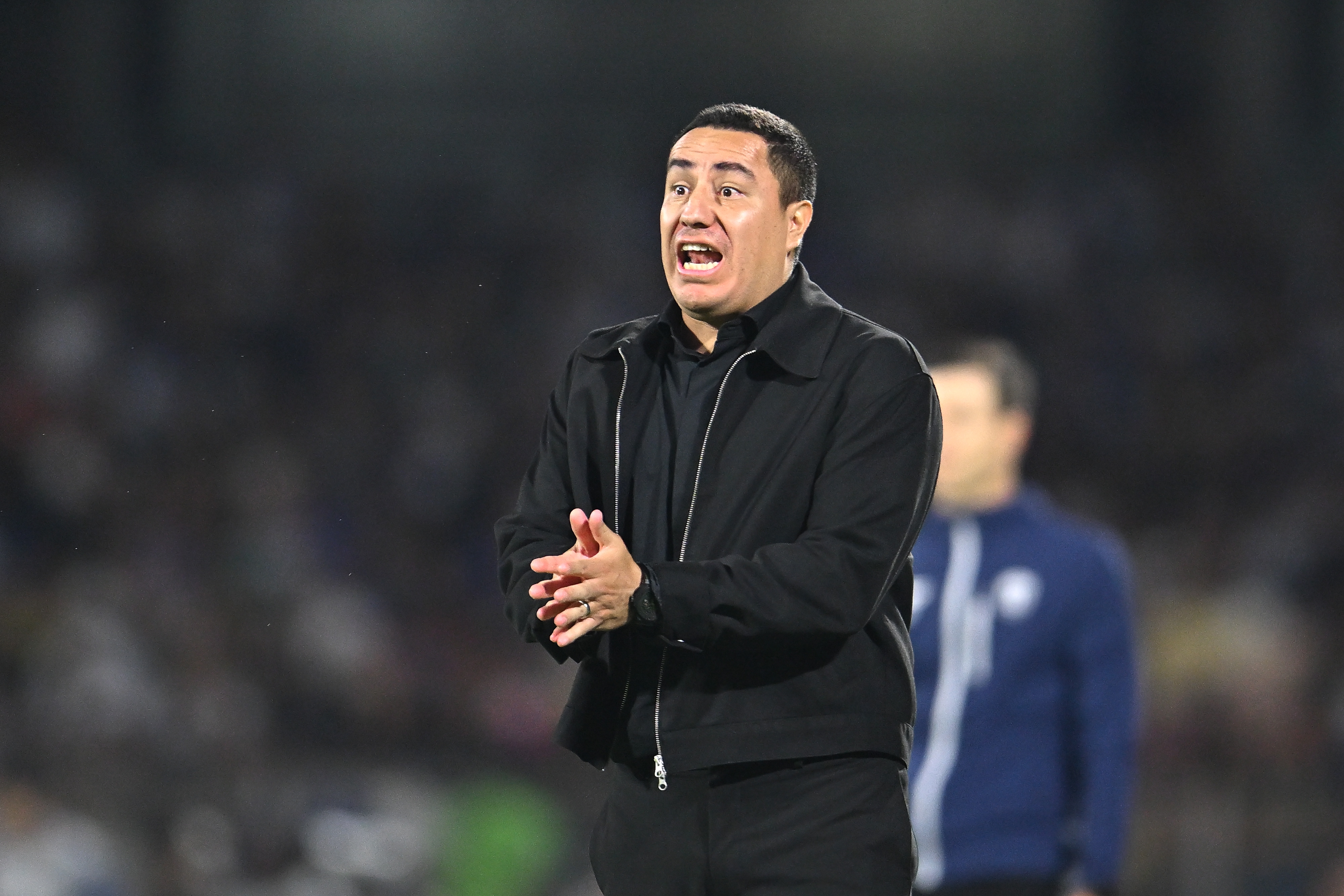 En plena final de Liga MX, exhiben que Pumas no ha renovado a Efraín ...