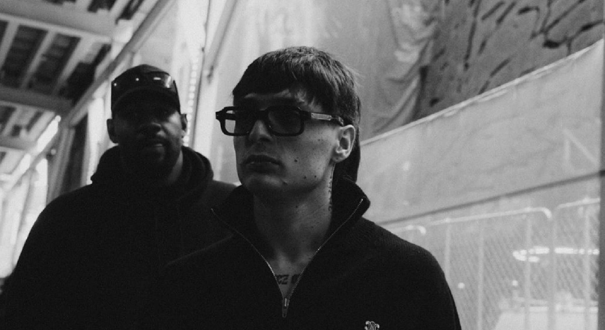 Nuevo look de Peso Pluma hace enloquecer a todos; así se ve