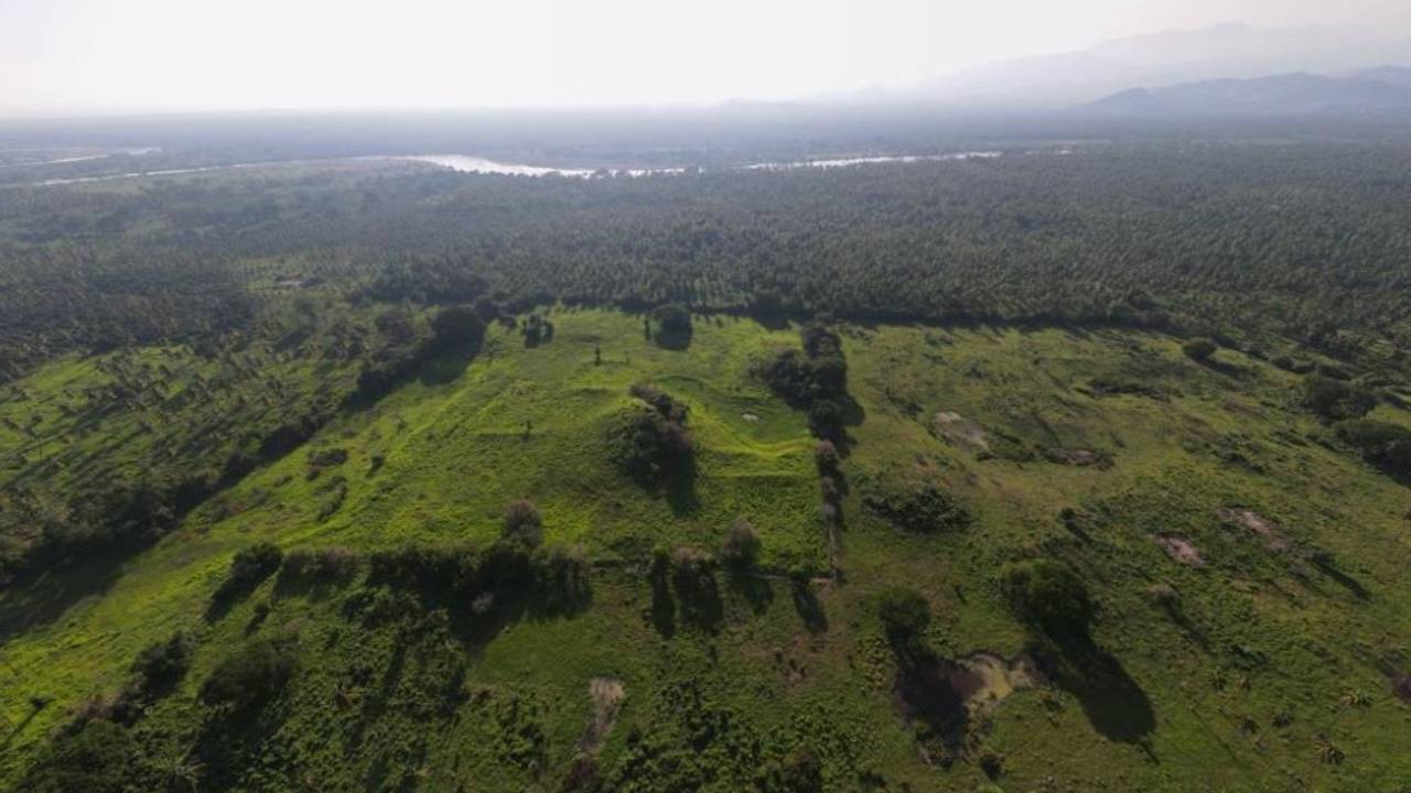 Descubren centro prehispánico en Tecpan de Galeana
