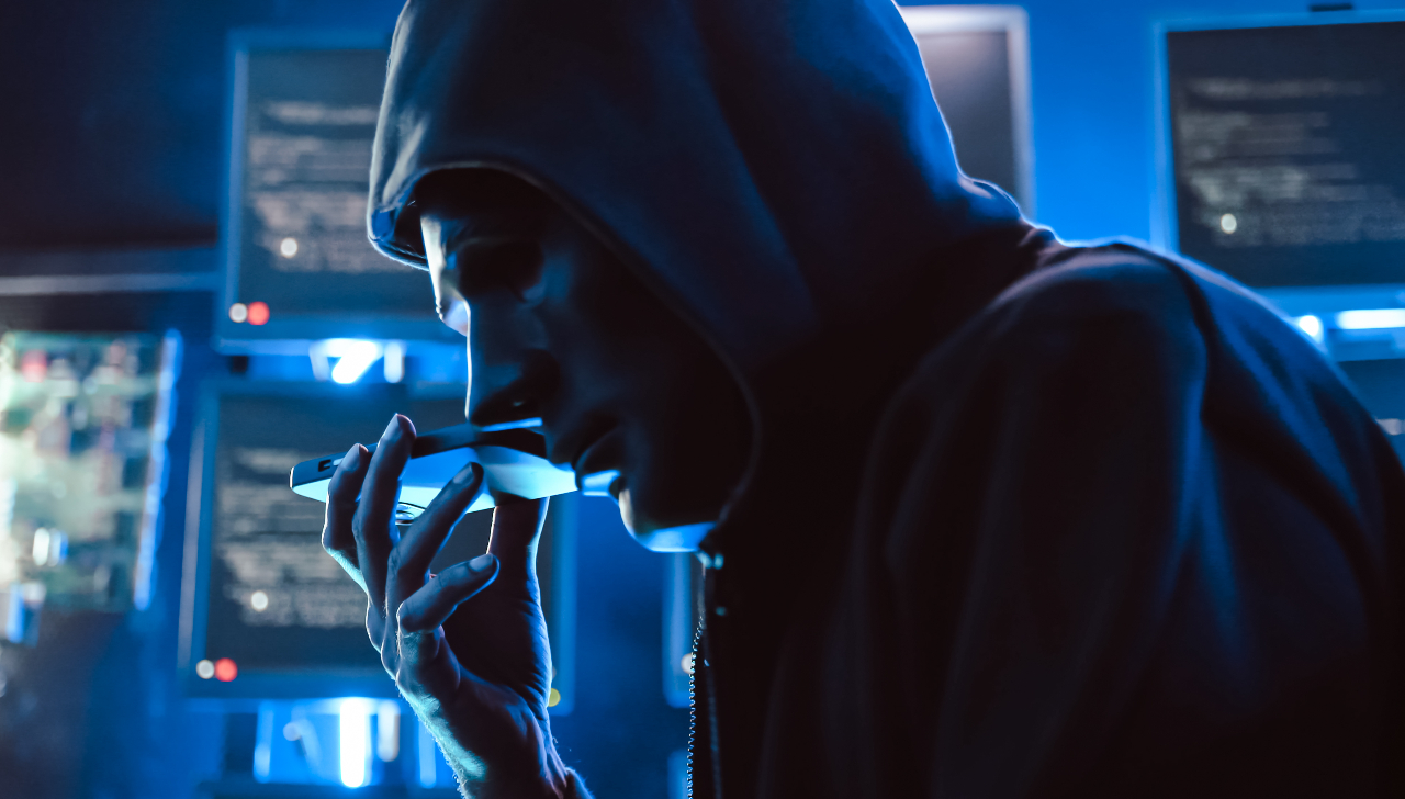 “Voice hacking”: Cómo detectar si estás por caer en una estafa con voz ...