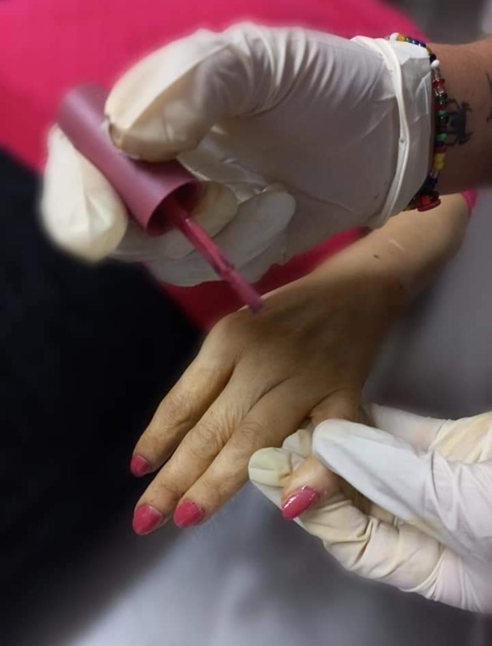 Mujer embalsamadora de muertos en Chiapas