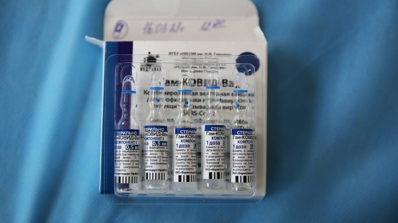 Vacuna Sputnik V funciona contra nuevas variantes