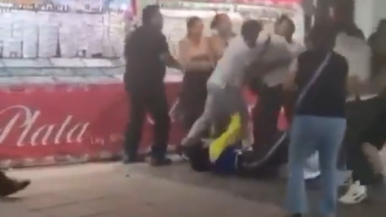 Payaso golpeado durante evento cultural en el Parque Bicentenario de ...