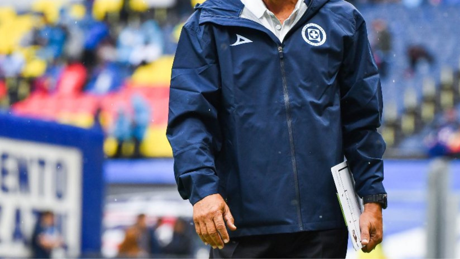 Fue la decepción de Cruz Azul y hoy está desempleado, pero el Salón de ...