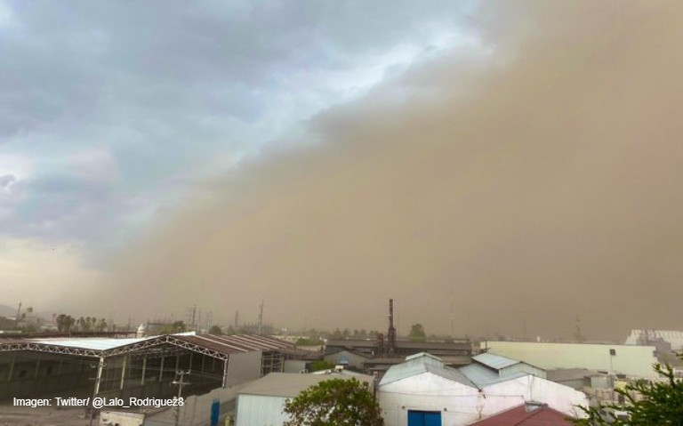 VIDEO: Captan impactante tolvanera en Torreón, Coahuila