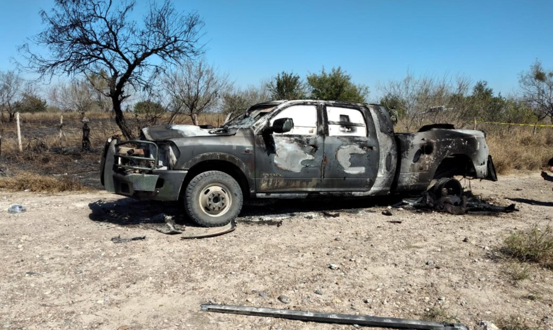 Hallan 4 cuerpos calcinados en camioneta la Sedena