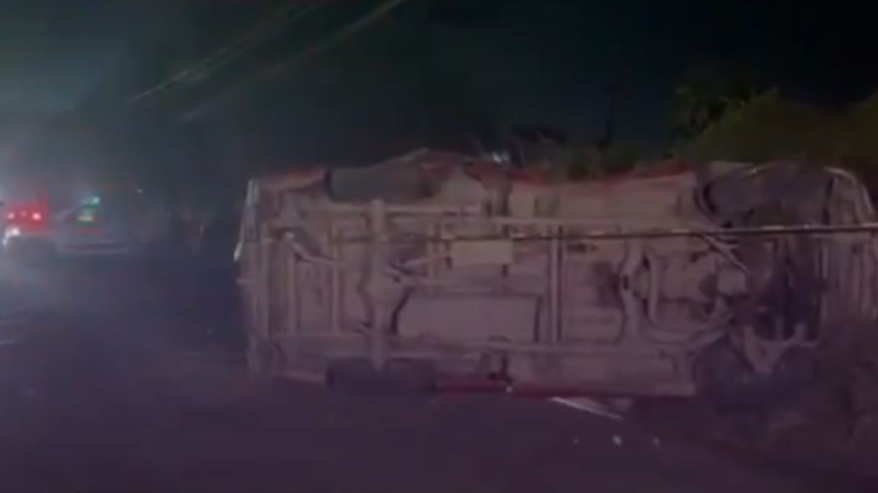 ZMG de noche: Tragedia en Tlaquepaque, conductor muere tras aparatosa ...