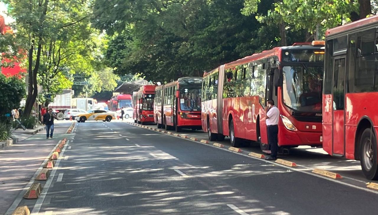 Metrobús: Horario por el desfile navideño del 2 de diciembre