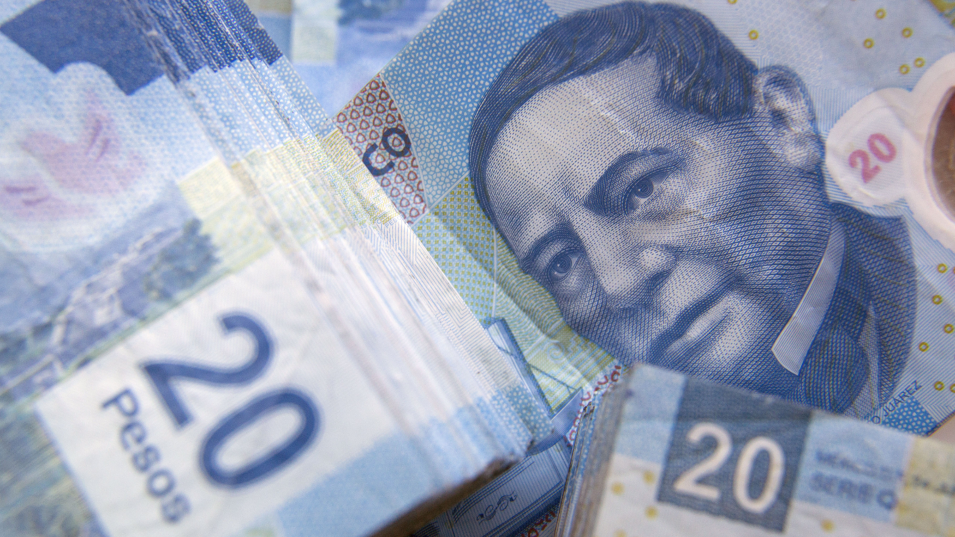 ¡Bendito sea Benito! Piden 18.000 pesos por este billete mexicano de 20