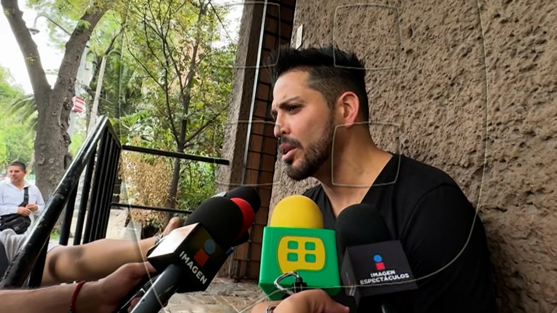 Omar Suárez habla del conflicto de Aracely Arámbula
