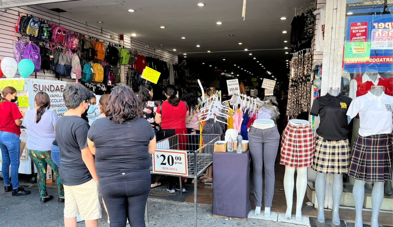 Tijuanenses gastan más de mil pesos en uniformes escolares
