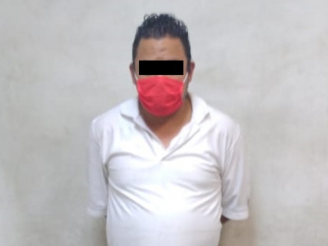Policías frustran secuestro y detienen a chofer de combi en Neza