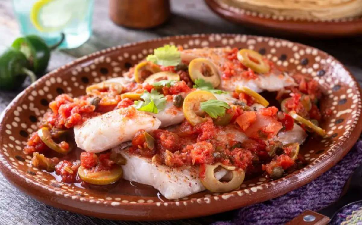 Conoce la receta tradicional del pescado a la veracruzana