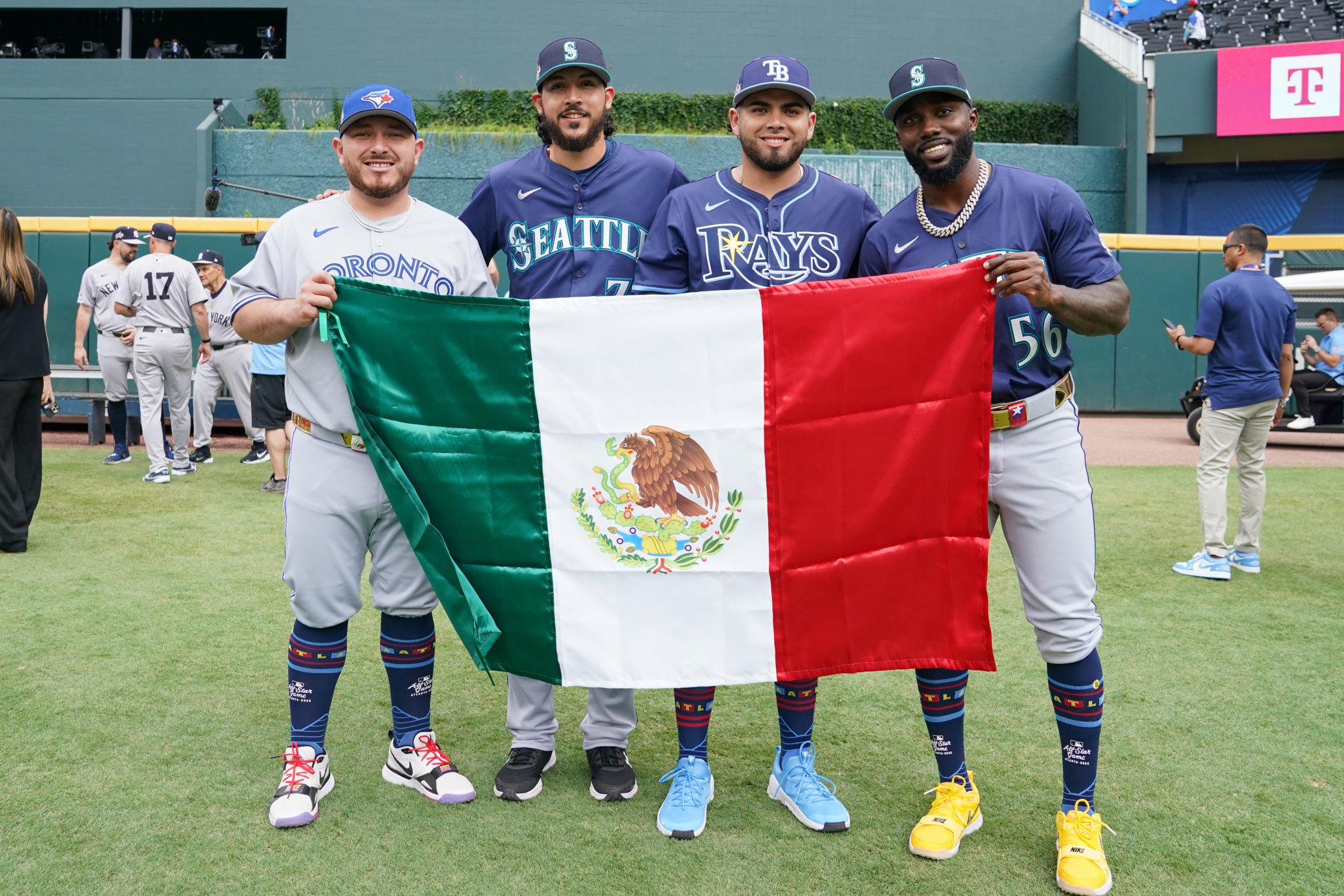 Noche histórica de mexicanos en Juego de Estrellas de las Grandes Ligas; caen en el terreno pero ...