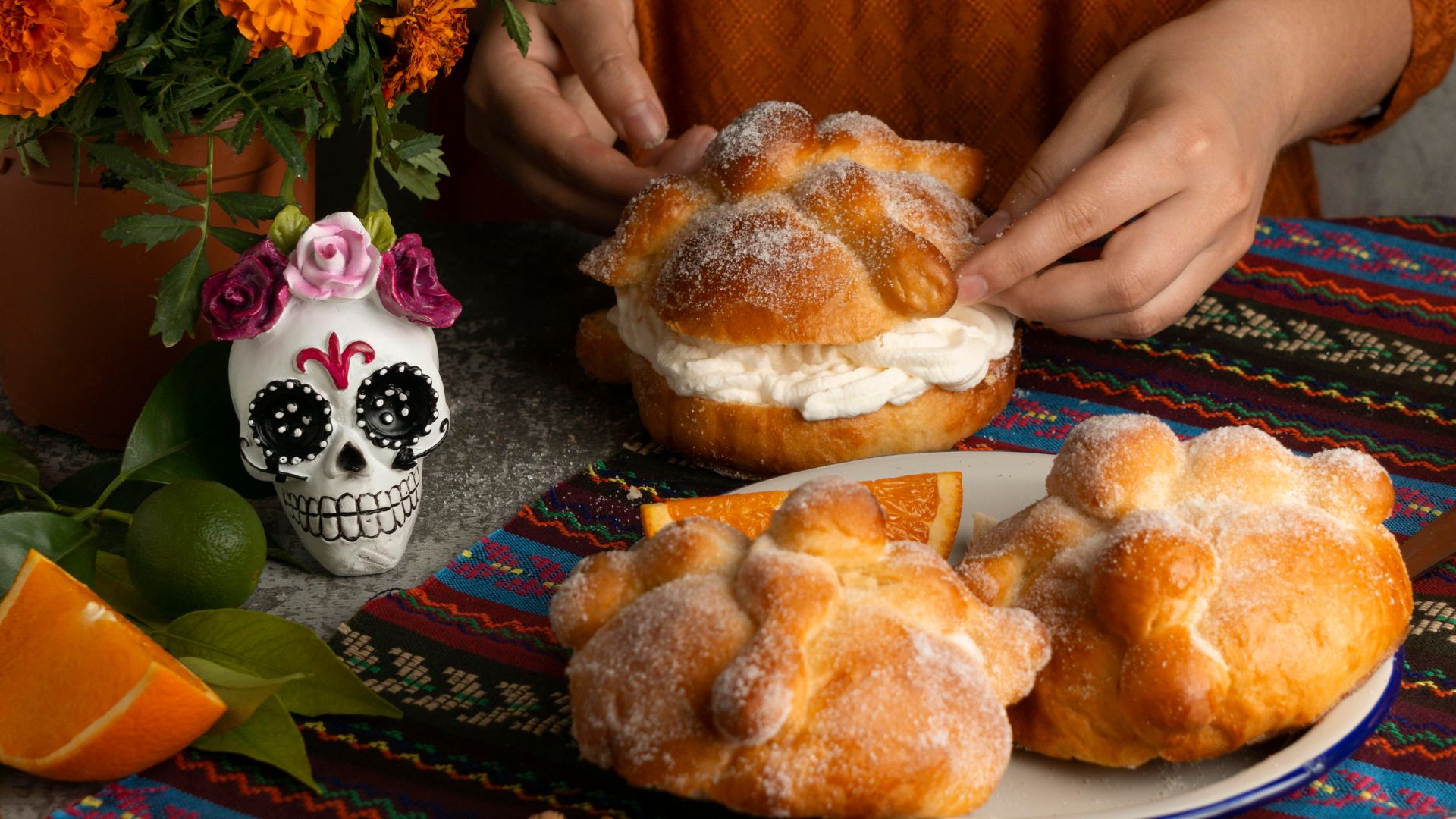 ¿Cómo es el pan de muerto en Aguascalientes y con qué ingredientes se ...
