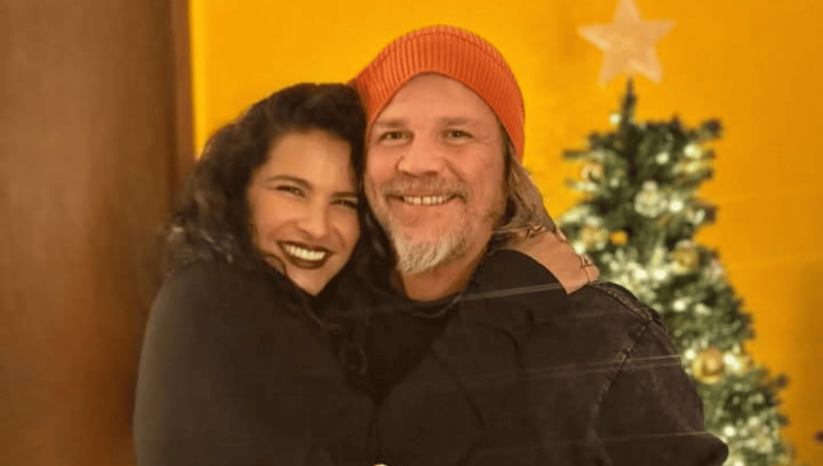 Cantante Litzy y el Chef Poncho presumen su casa