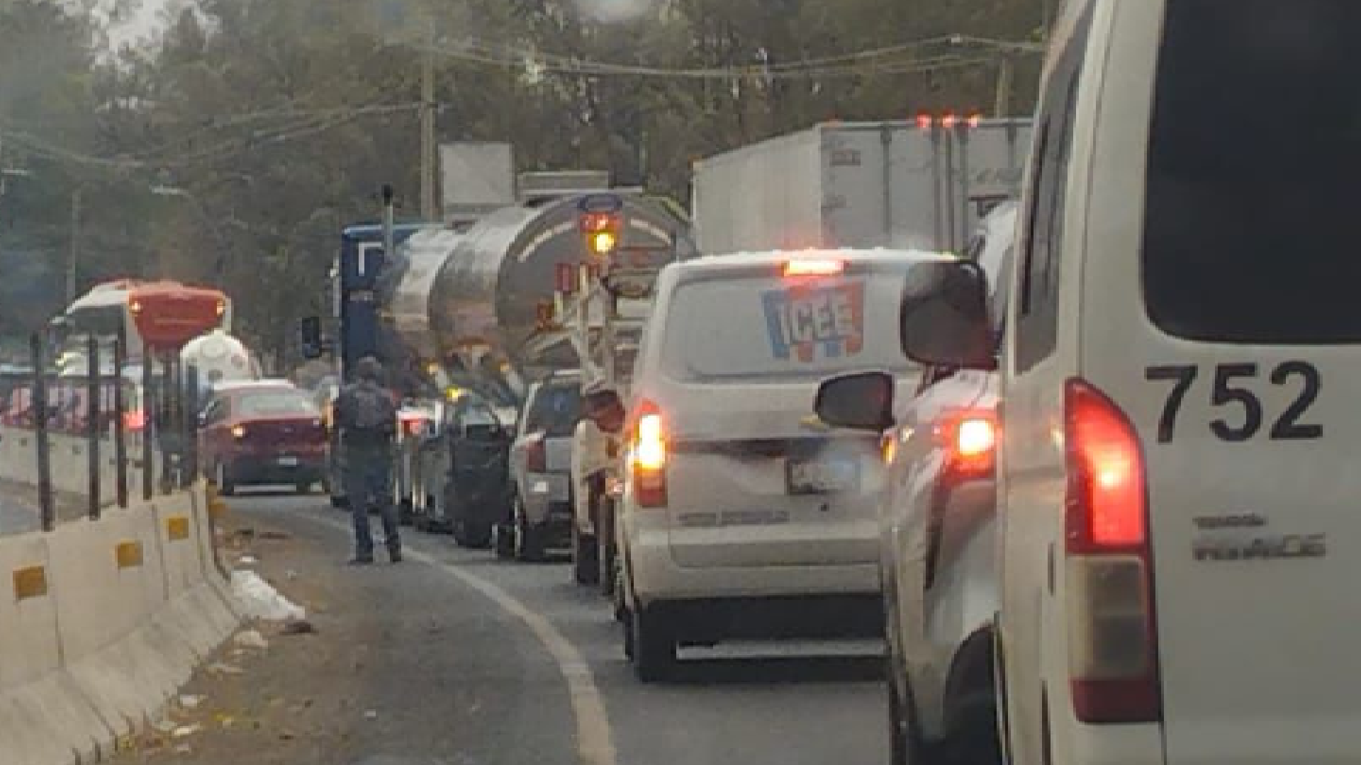Señalamiento cae en la carretera León-Lagos de Moreno hoy miércoles 21 de mayo 2025; así pasó todo