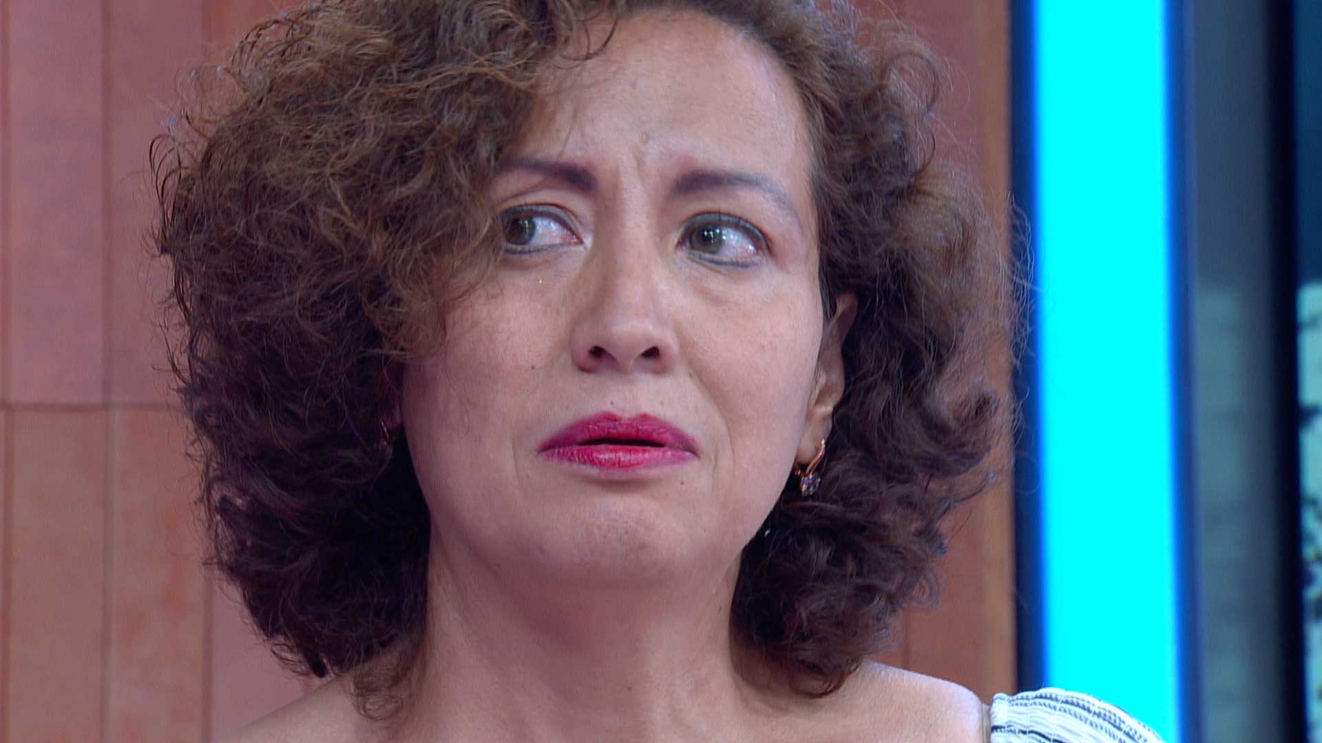 La mamá de Sayra anda con un chico 40 años menor