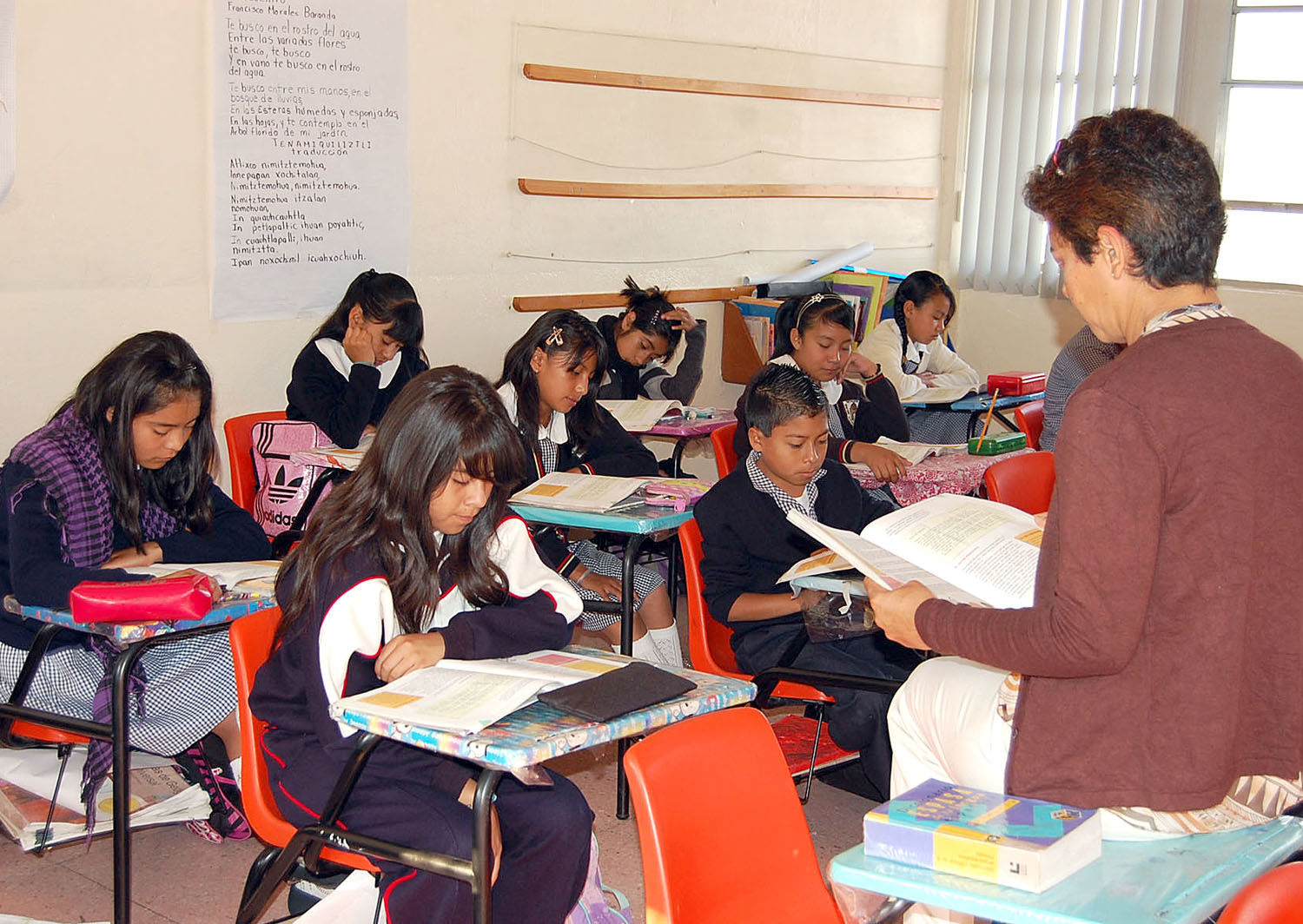 Más de 800 mil maestros de educación básica a cursos de capacitación ...