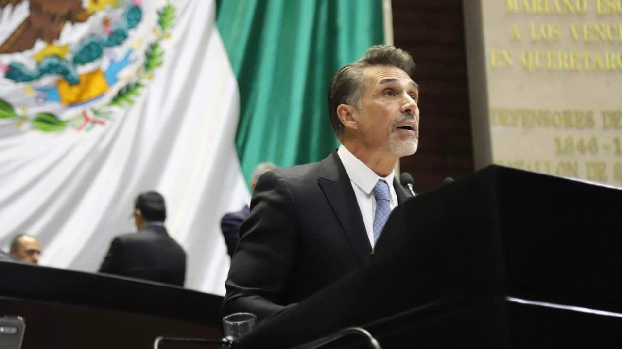 Regreso de Sergio Mayer a Diputados genera indignación en Morena tras ...