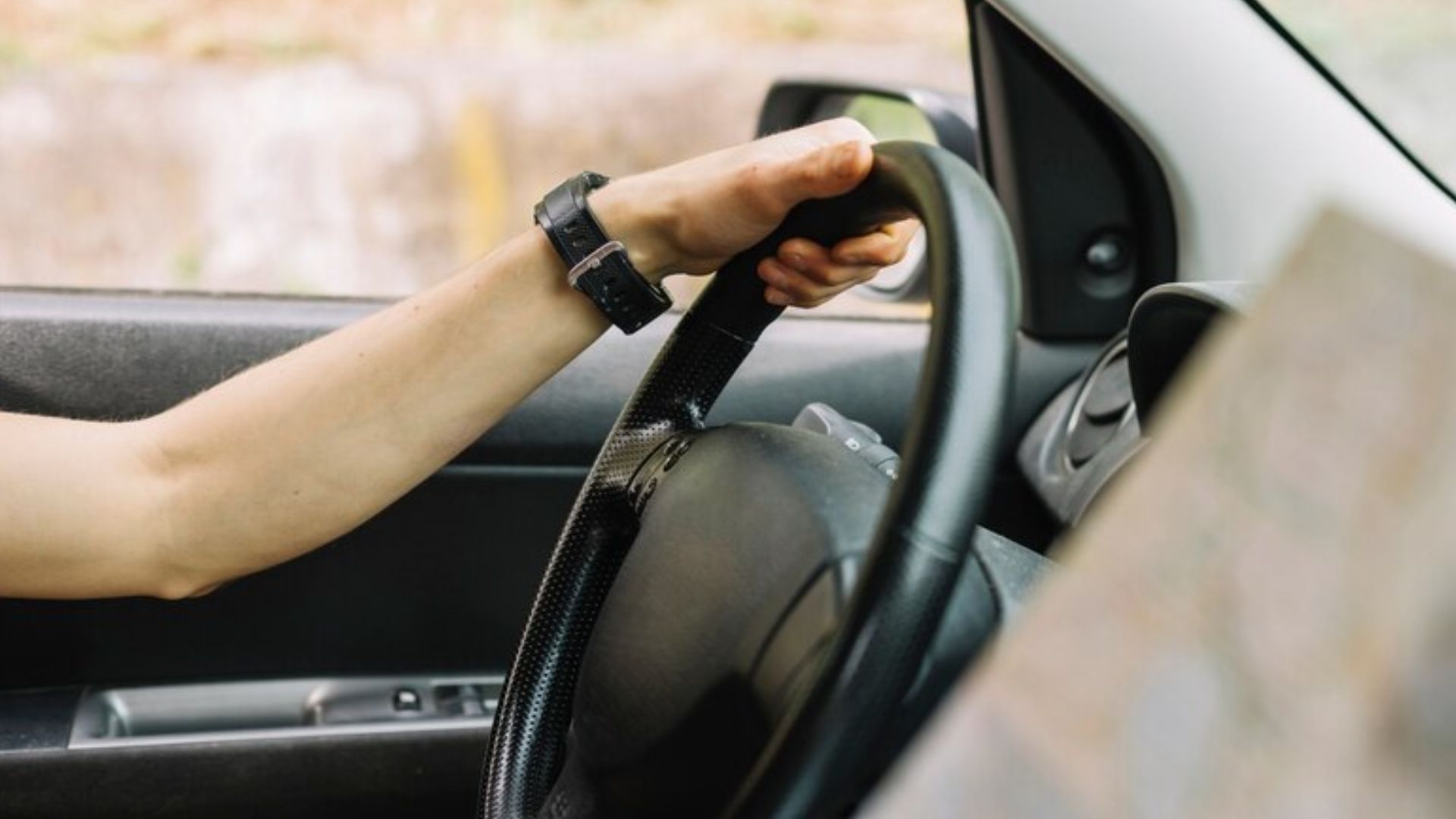 ¿Cuál es la multa por tocar el claxon sin razón en Querétaro?