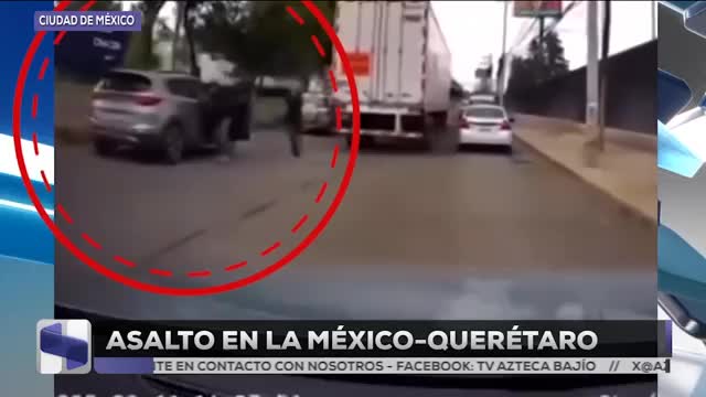 Video: Violento asalto a camioneta en la autopista México-Querétaro
