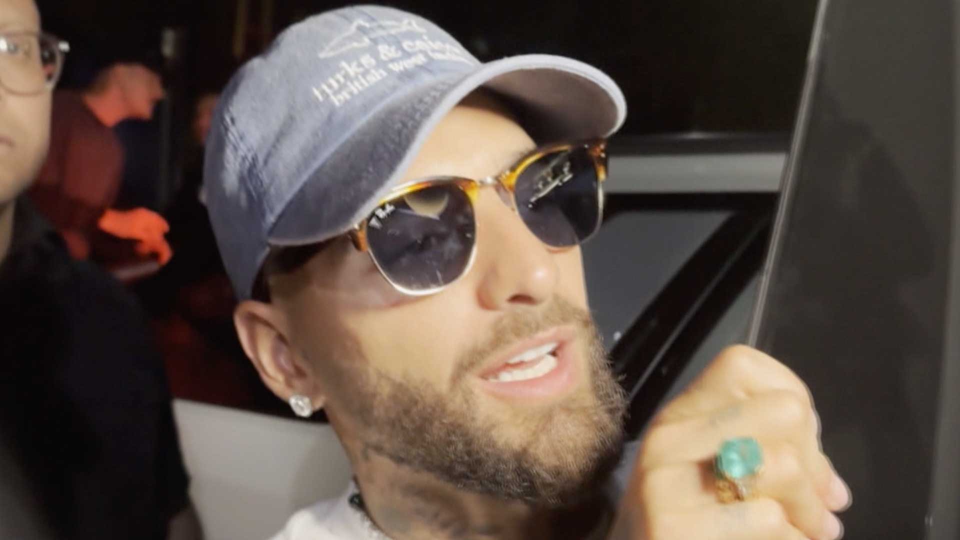 Maluma “regaña” de nuevo y manda mensaje a los padres que van a su ...