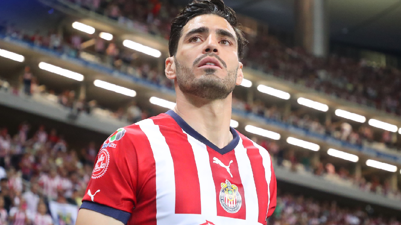 ¿Por qué 'Pollo' Briseño dedicó la victoria de Chivas a su esposa ...