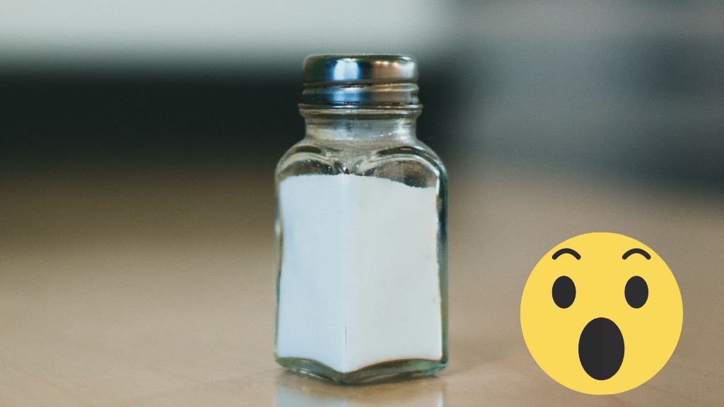Esta es la forma correcta de utilizar un salero 🧂