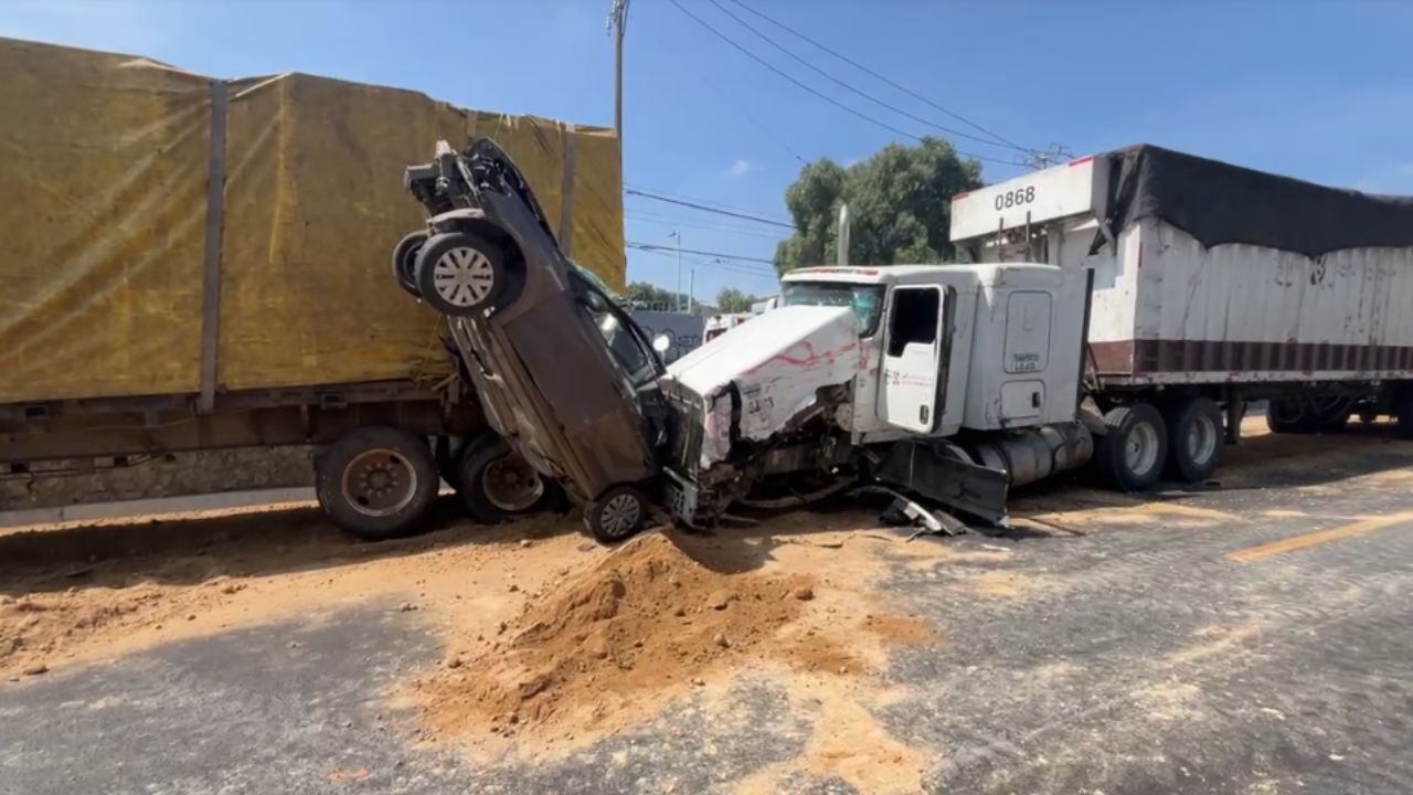 Tráiler Se Queda Sin Frenos Y Desata Fuerte Choque En La México Puebla