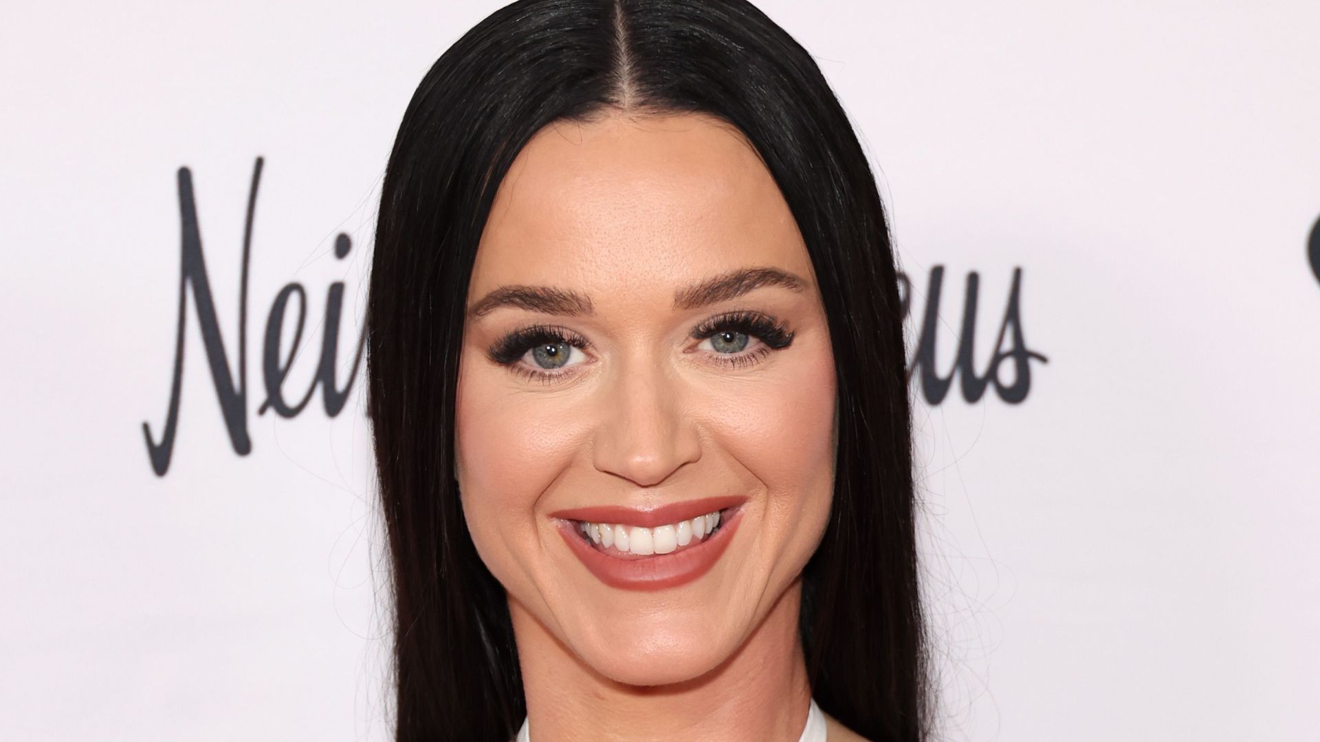 Katy Perry feliz con su cuerpo y quiere 'celebrar' a sus pechos