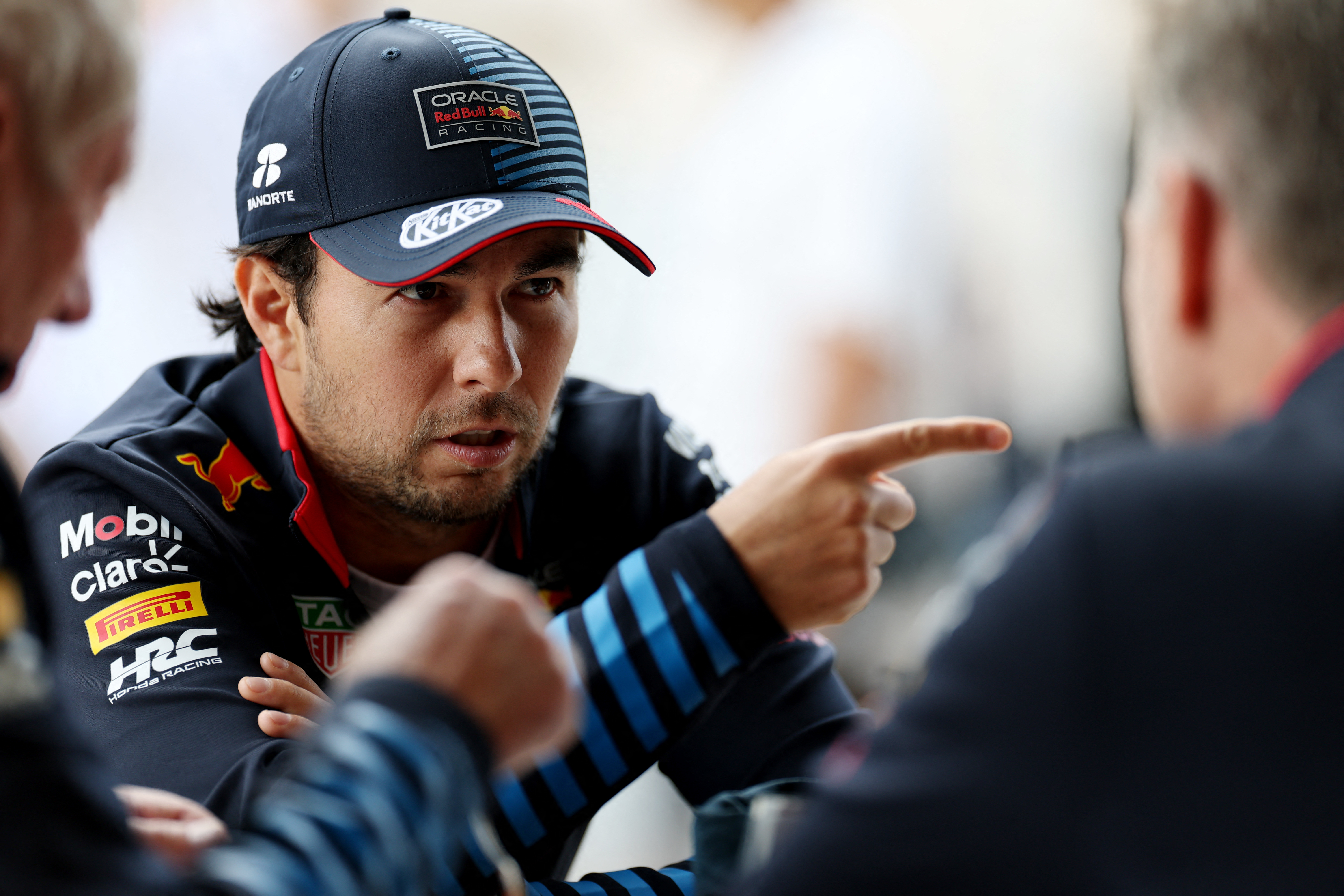Checo Pérez en 2026: Cadillac, Alpine y Mercedes, tres equipos luchan ...
