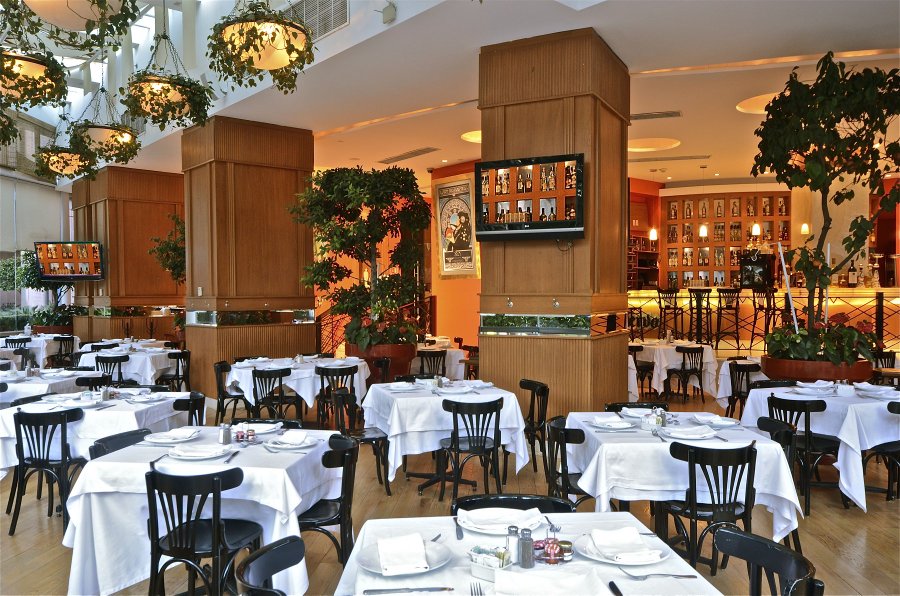 Restaurantes aumentan su aforo al 50% en la CDMX este 31 de mayo