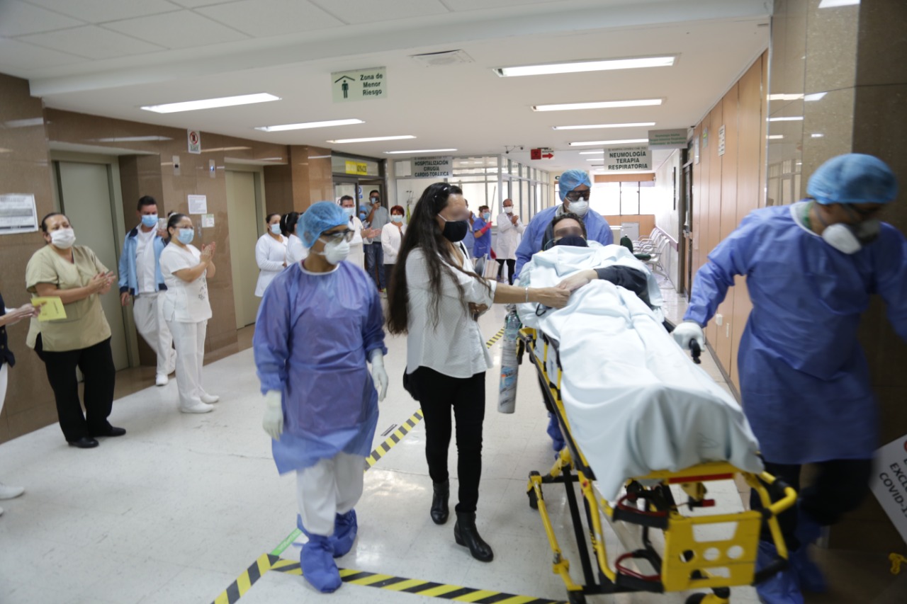 Tras 50 días de permanecer intubado, paciente supera Covid-19 en ...